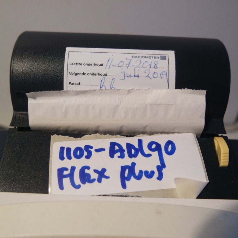 1105 - Used ABL90 Flex Plus blood gas analyzer - S-A-LE