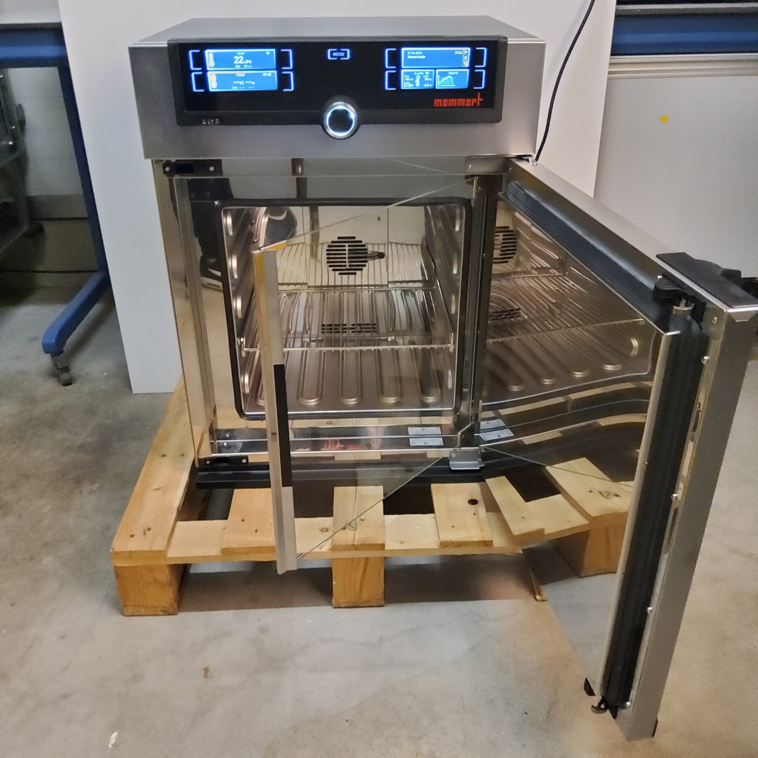1243 - New Memmert Peltier-cooled Incubator IPP55plus - S-A-LE