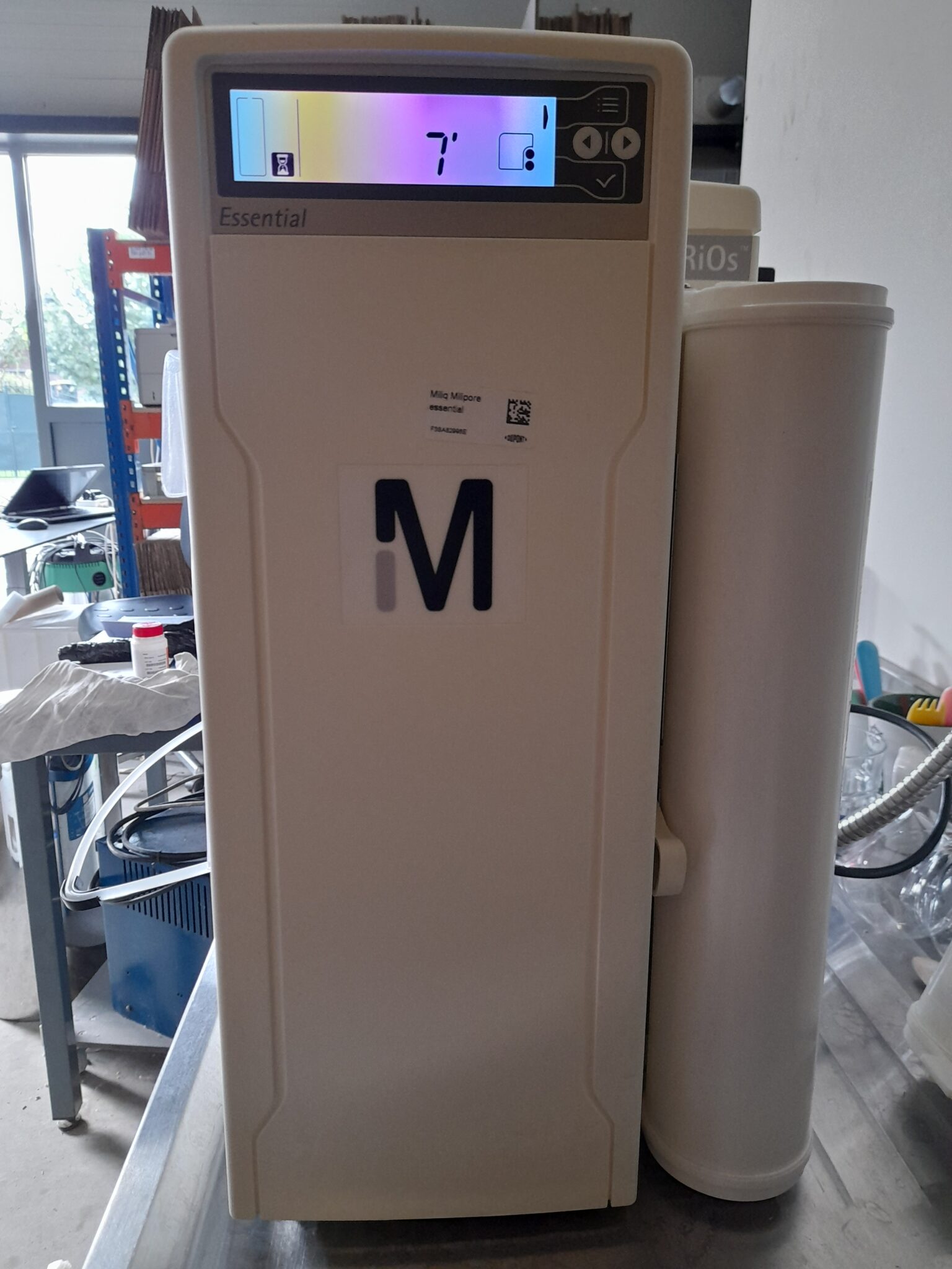 1300 - Used Millipore RiOs essential 5 water purification system - S-A-LE