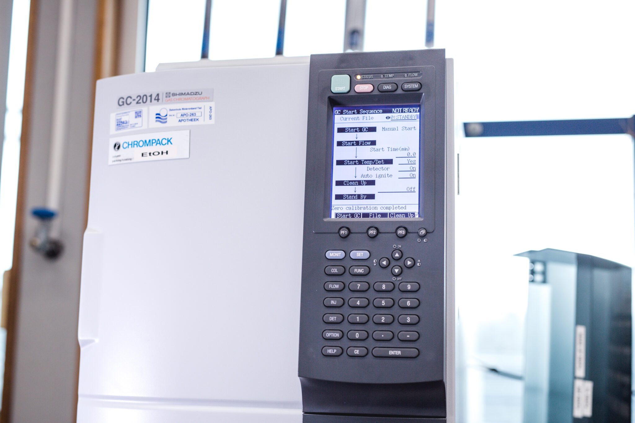 1540 - Used Shimadzu GC-FID model GC-2014 - S-A-LE