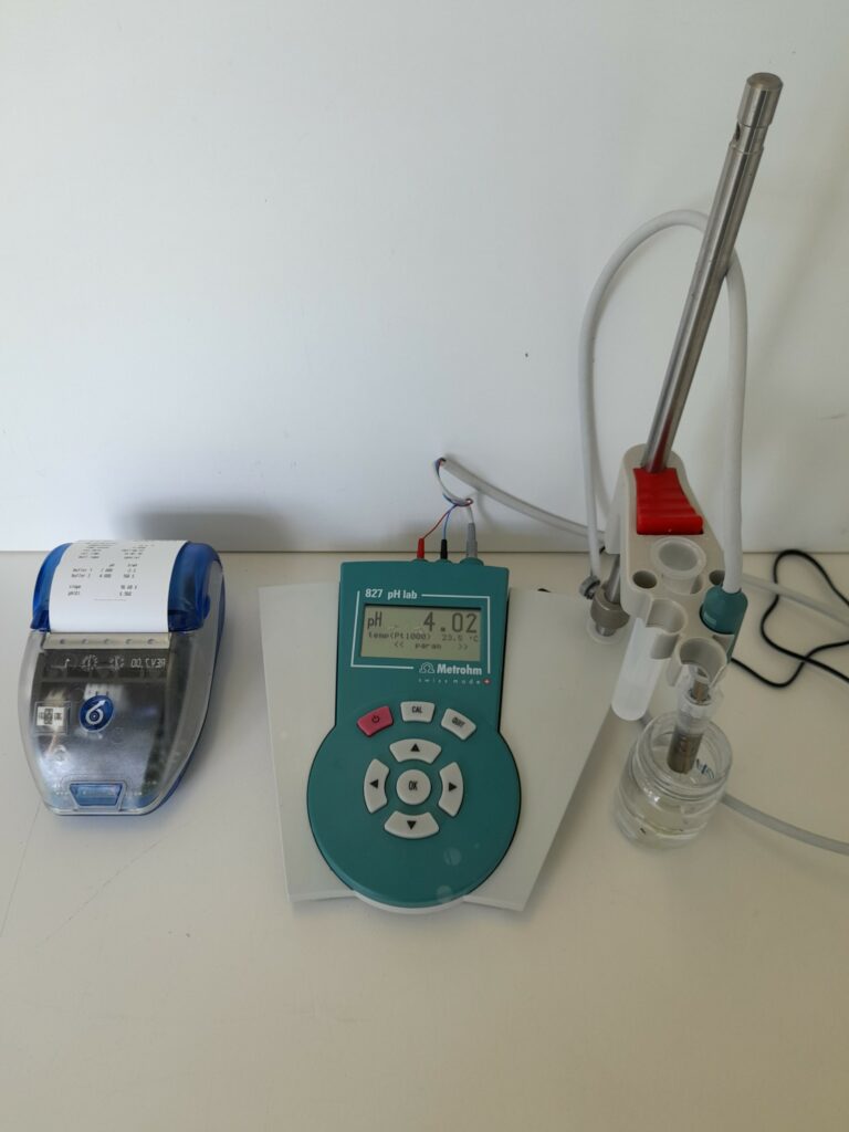 1551 - Used Metrohm pH meter 827 (pH lab) - S-A-LE
