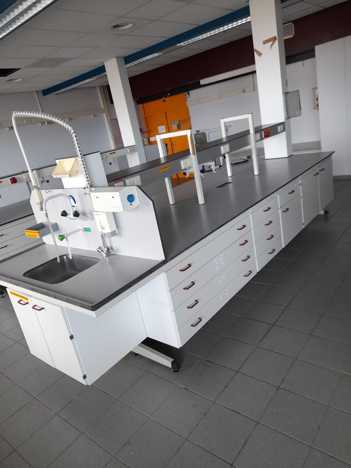 Used laboratory island tables from SplusB - S-A-LE
