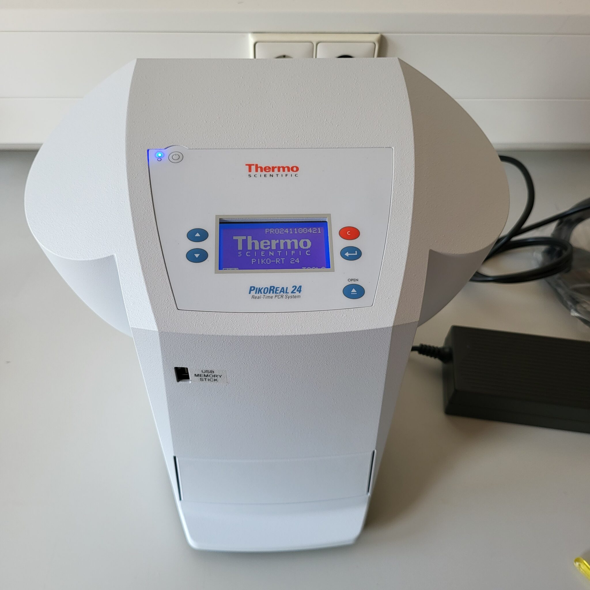 1879 - As new Piko REAL qPCR system - S-A-LE