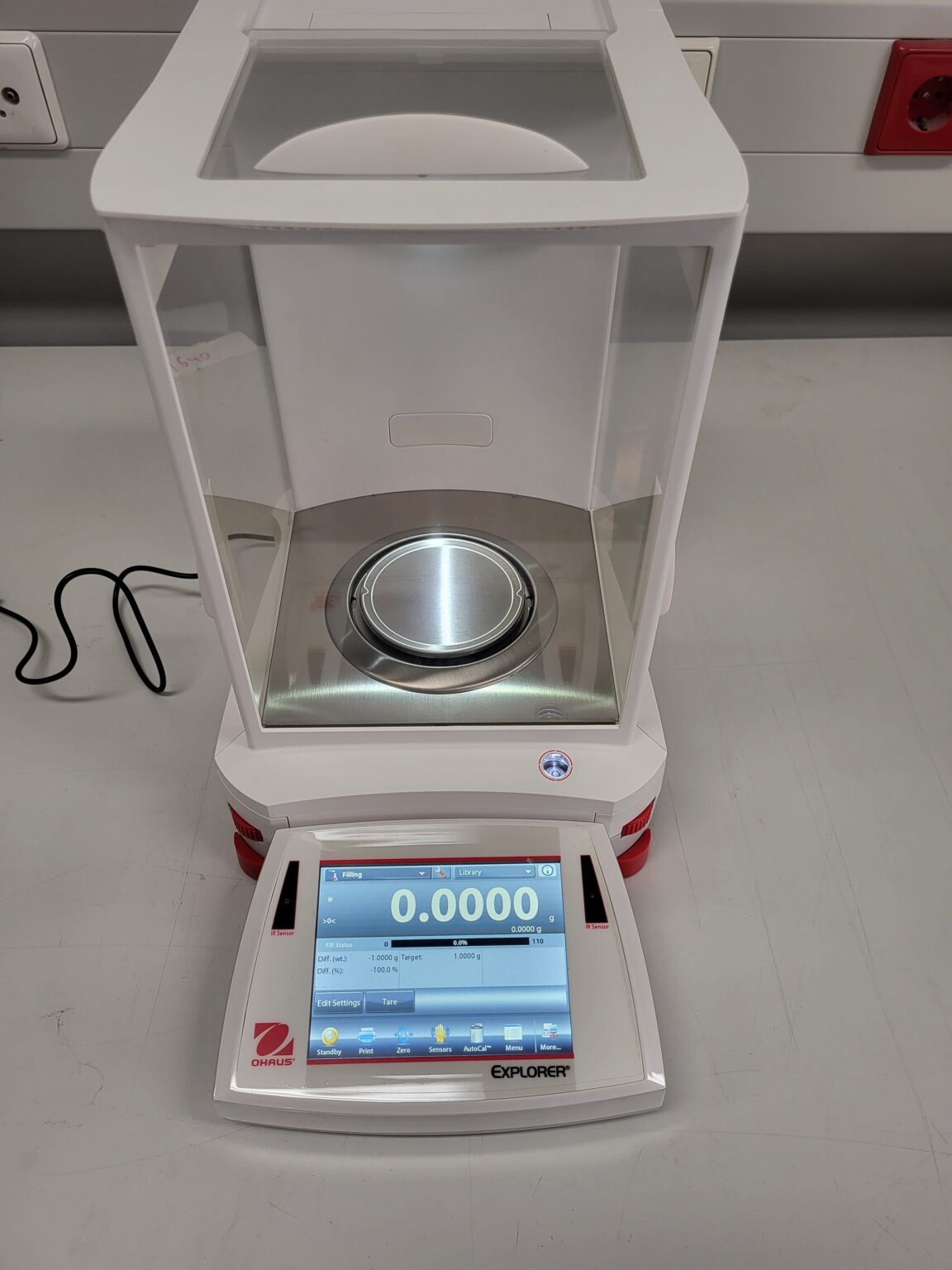 1877 - As new Ohaus Explorer analytical balance - S-A-LE