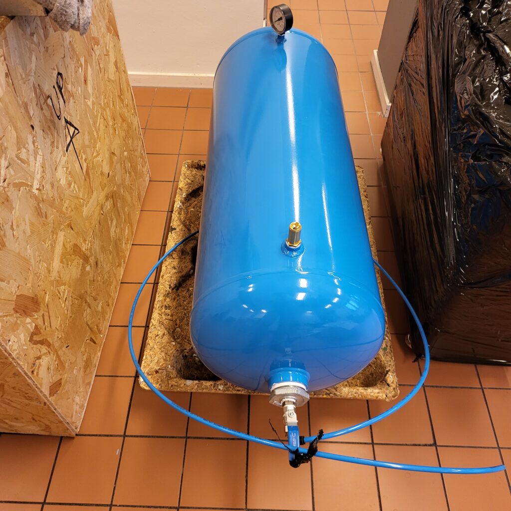 2159 - As new Nitrogen generator Parker nitroflow lab with tank - S-A-LE