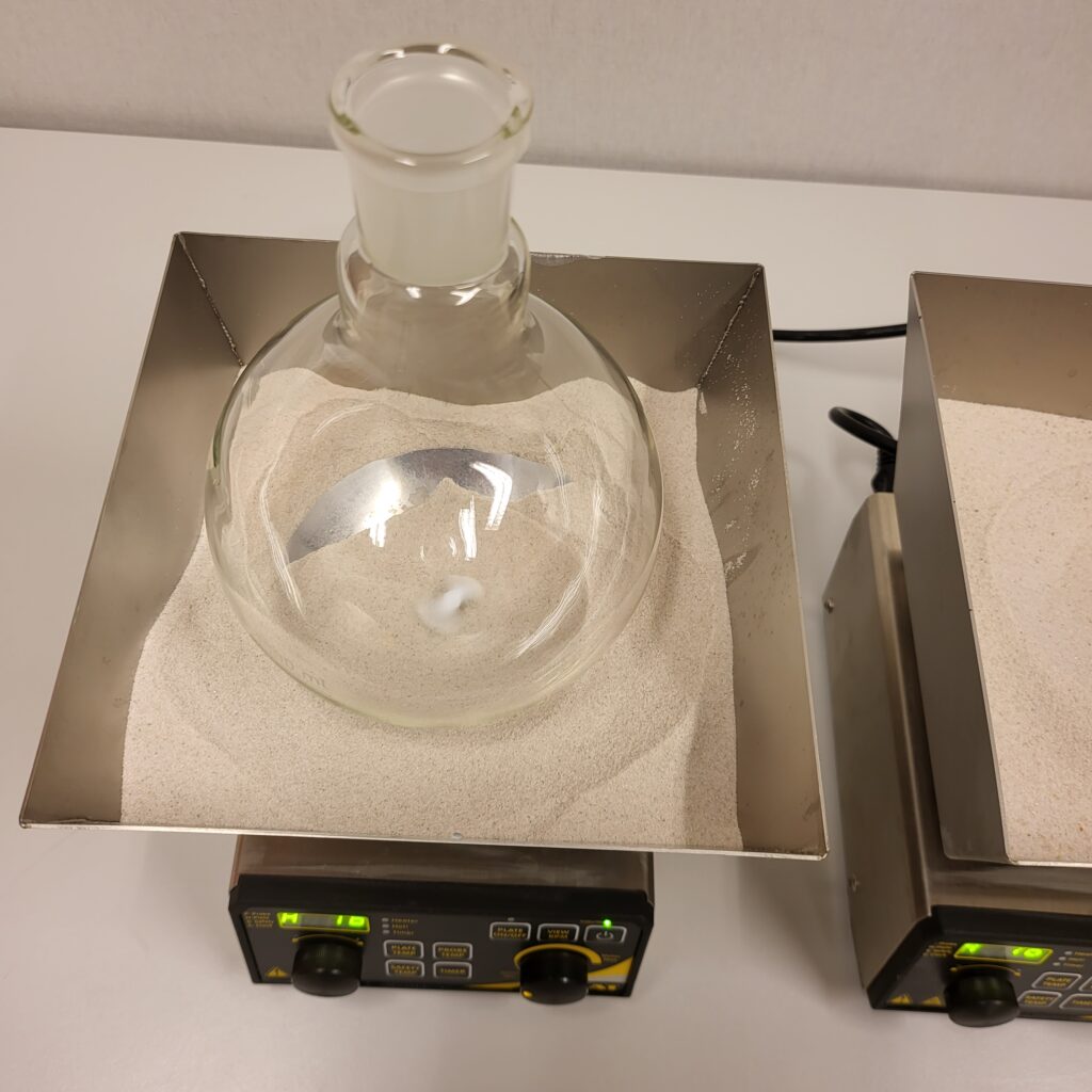 2255 - As new magnetic hotplate stirrers for round bottom-flasks - S-A-LE